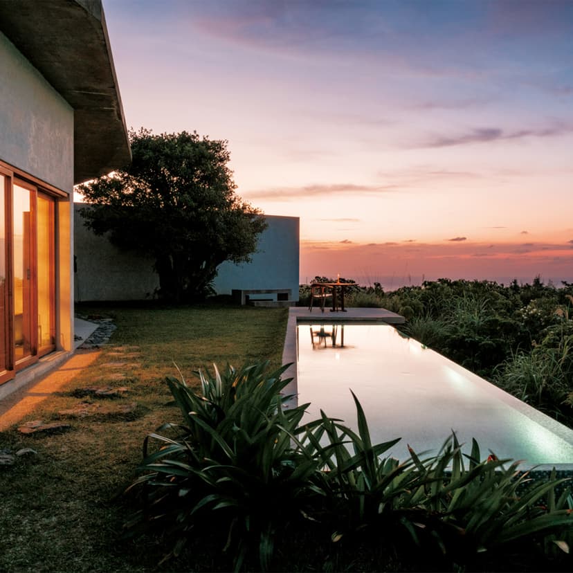 THE THINGS Supreme Box logo T-shirt | Silver Magazine