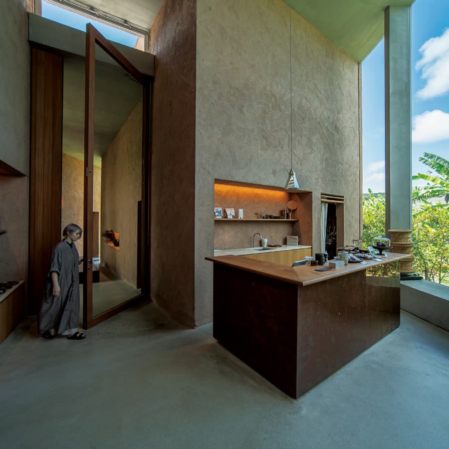 THE THINGS Supreme Box logo T-shirt | Silver Magazine